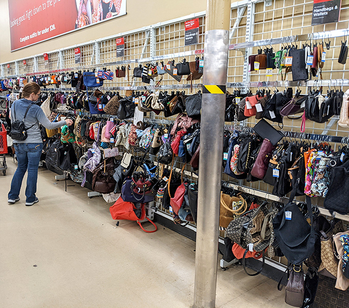 Handbag heaven! Like a fashionista's version of "Choose Your Own Adventure," with options ranging from practical to positively fabulous.