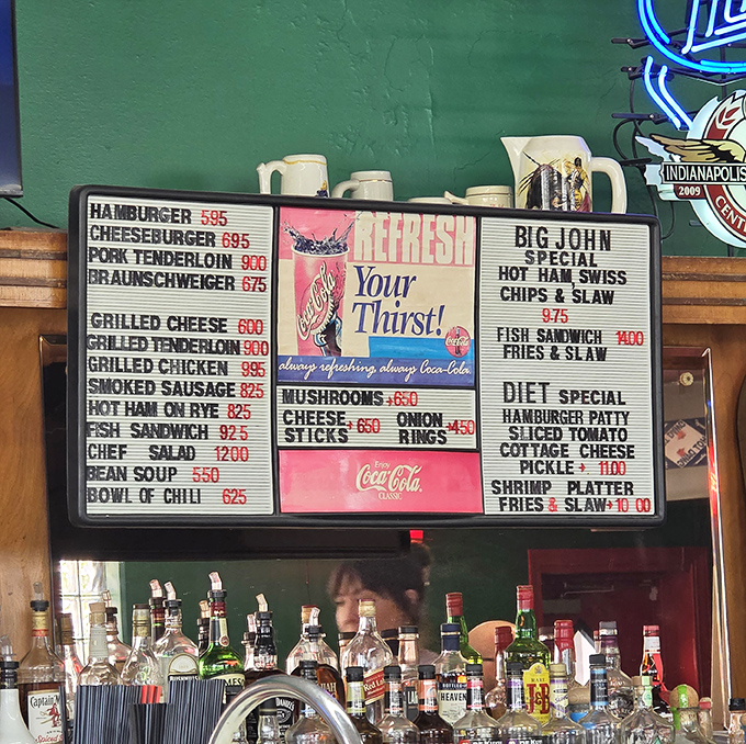 The menu board tells you everything you need to know: straightforward American classics that have stood the test of time.