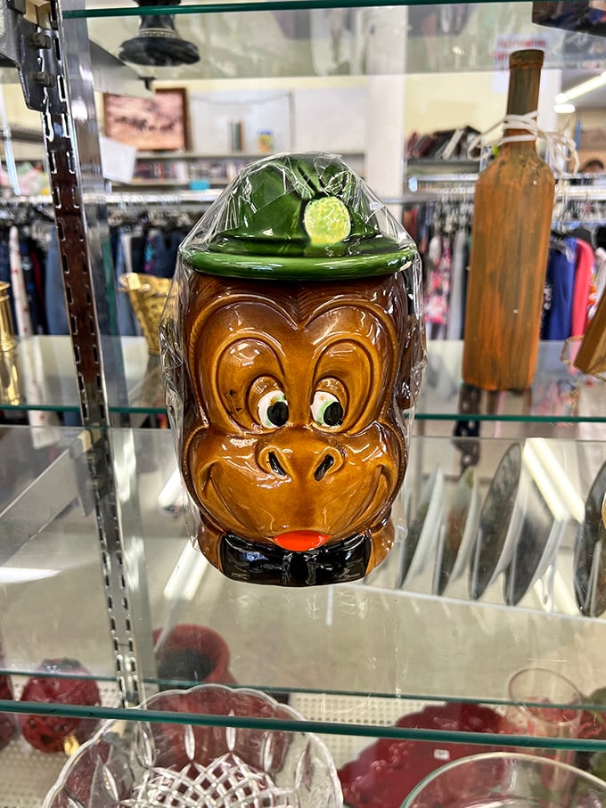 This monkey mug isn't just kitsch&mdash;it's character in ceramic form! Someone's grandmother definitely served hot cocoa in this delightful primate vessel once upon a time.