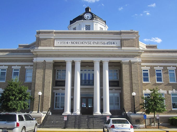 This courthouse doesn't just dispense justice; with those columns and that dome, it dispenses architectural splendor that would make Thomas Jefferson nod approvingly.