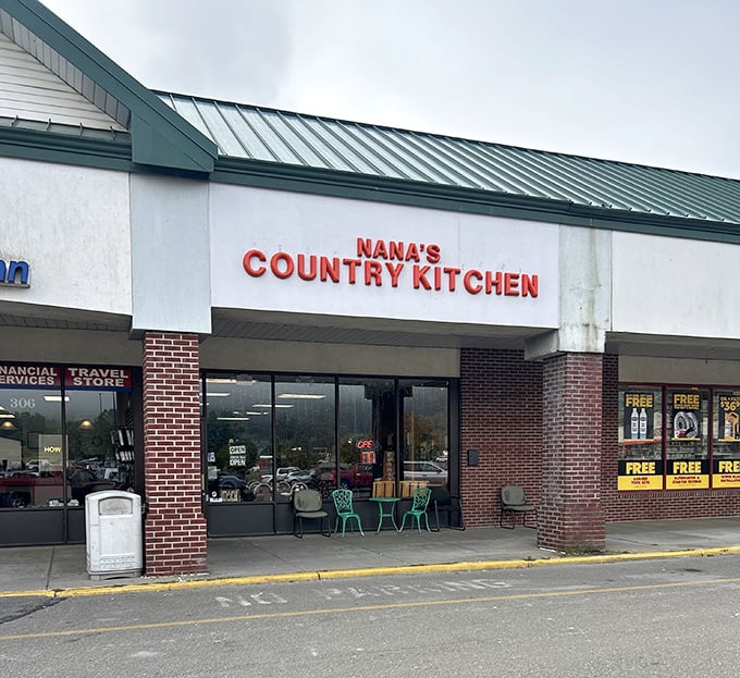 Nana's Country Kitchen promises the kind of comfort food that makes you want to hug the chef and adopt their family recipes. 