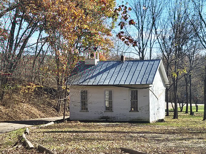 This little white schoolhouse has educated more Ohio children than Google, standing as a charming reminder of simpler educational times.