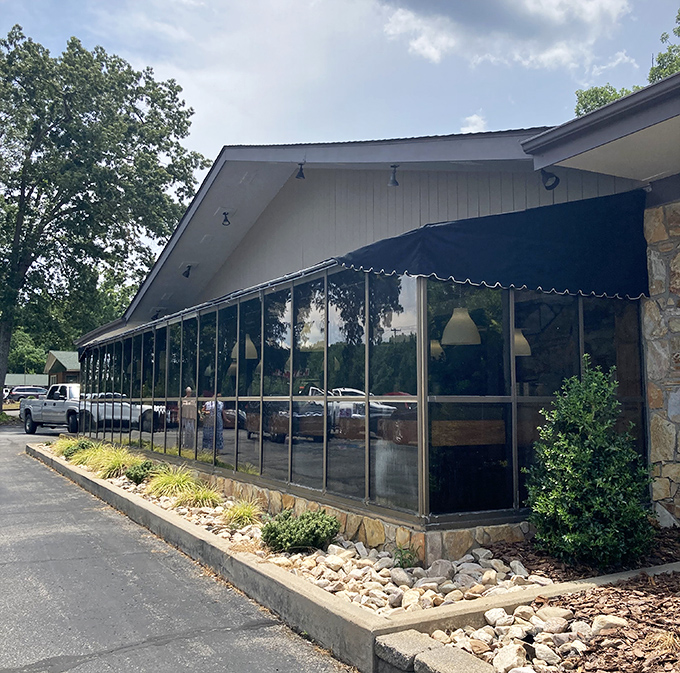 Behind these glass walls, locals gather for meals that won't break the bank. Eden's restaurants offer the increasingly rare combination of hearty portions and gentle prices.