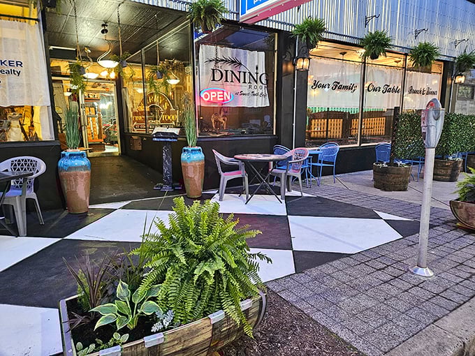 Outdoor dining with a side of small-town charm! This inviting café space proves Shamokin knows how to create cozy urban oases.