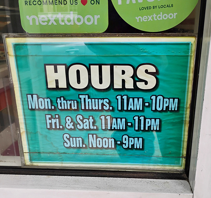 These hours should be tattooed on every pizza lover's arm. The difference between pizza disappointment and pizza ecstasy is knowing when to show up!
