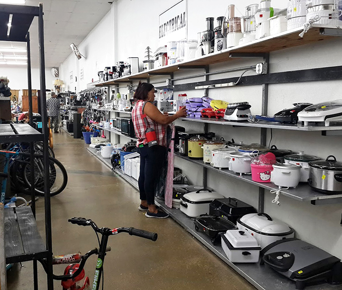 Kitchen appliance heaven! Where rice cookers, blenders and coffee makers enjoy their second act, waiting for someone to press their buttons again.