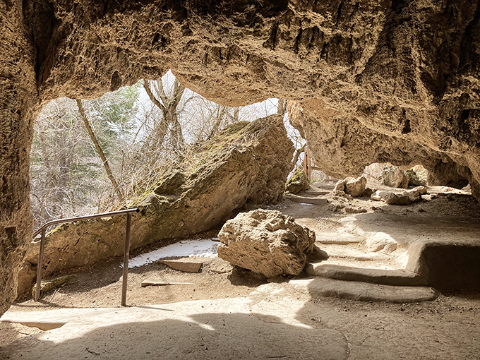 Step inside these limestone caves and you're suddenly in an episode of National Geographic&mdash;minus the camera crew and dramatic voiceover.