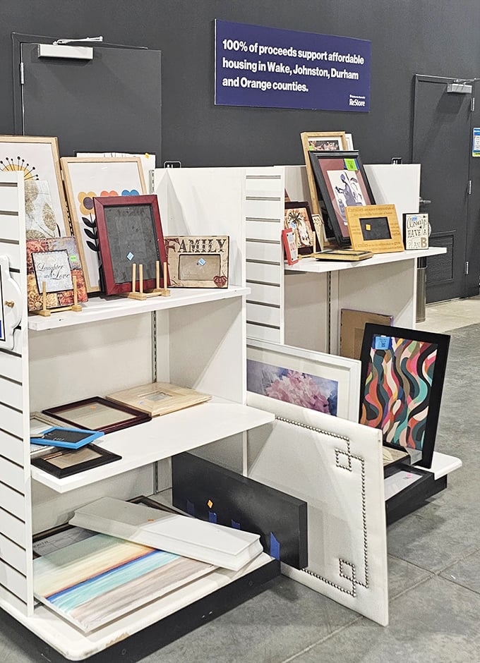 Wall art galore! From "Live, Laugh, Love" signs to abstract splashes of color &ndash; someone's perfect statement piece is hiding in plain sight.