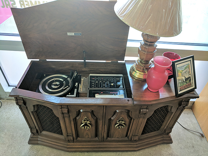 Grandma's stereo cabinet or time machine to 1975? This vintage console brings back memories of Sunday afternoons and vinyl crackles.