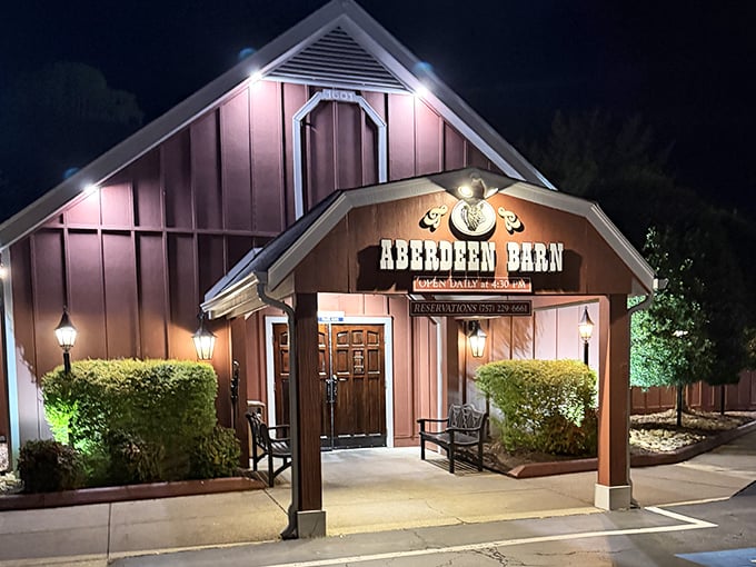 Aberdeen Barn glows like a beacon in the night, a red barn oasis for the steak-starved traveler.