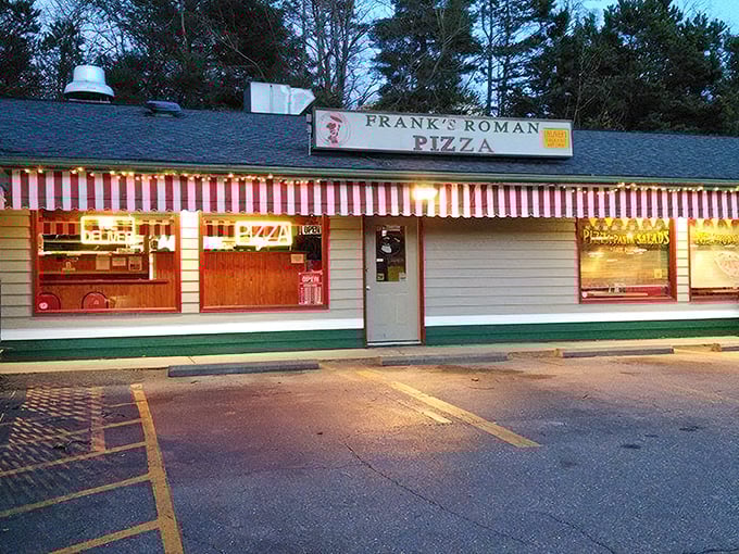 Those red and white stripes aren't just decoration&mdash;they're a beacon for serious pizza lovers everywhere.