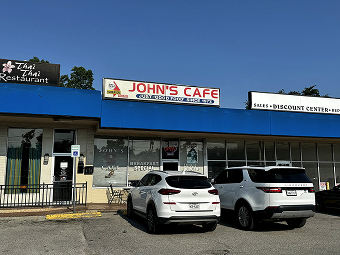 John's Cafe brings a splash of blue to Greenville Avenue. That "Just Good Food" promise has kept folks coming back since 1972.