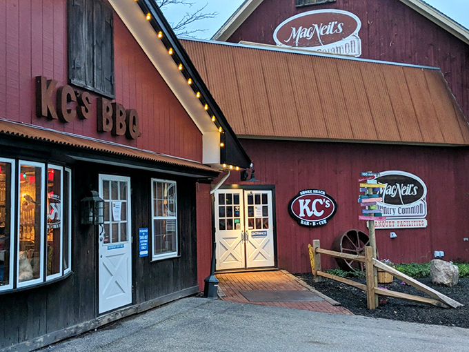 BBQ meets Americana at KC's red barn wonderland. Where hot dogs get the smoky treatment they've always deserved!