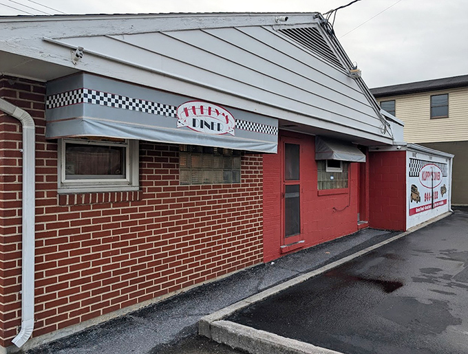 Kuppy's brick facade might not win architecture awards, but the aromas wafting from inside deserve a Michelin star.