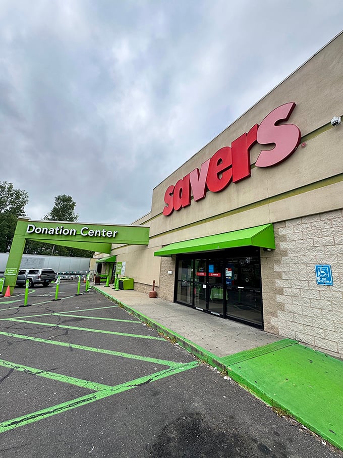 That convenient donation center means fresh inventory flows in daily, keeping the treasure hunt exciting for regular visitors.