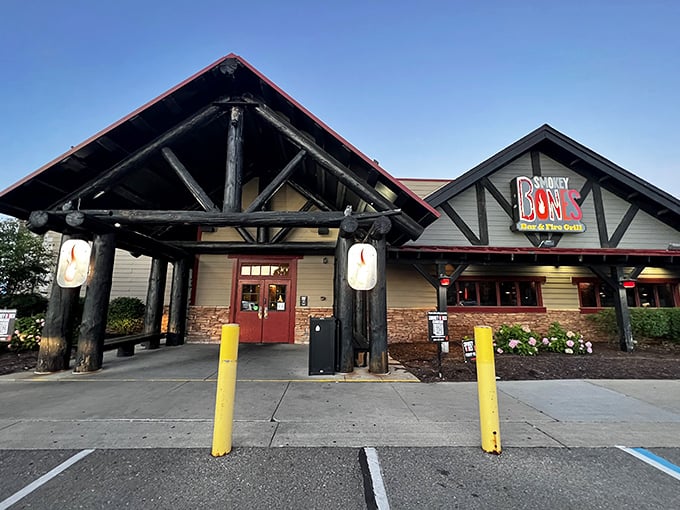 Smokey Bones' lodge-like entrance says "come in from the cold" &ndash; those timber beams have witnessed countless BBQ pilgrimages.