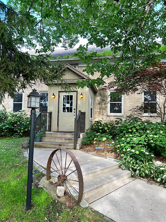 That wagon wheel isn't just decoration&mdash;it's a time machine to when dinner was an event and steaks were the main attraction.