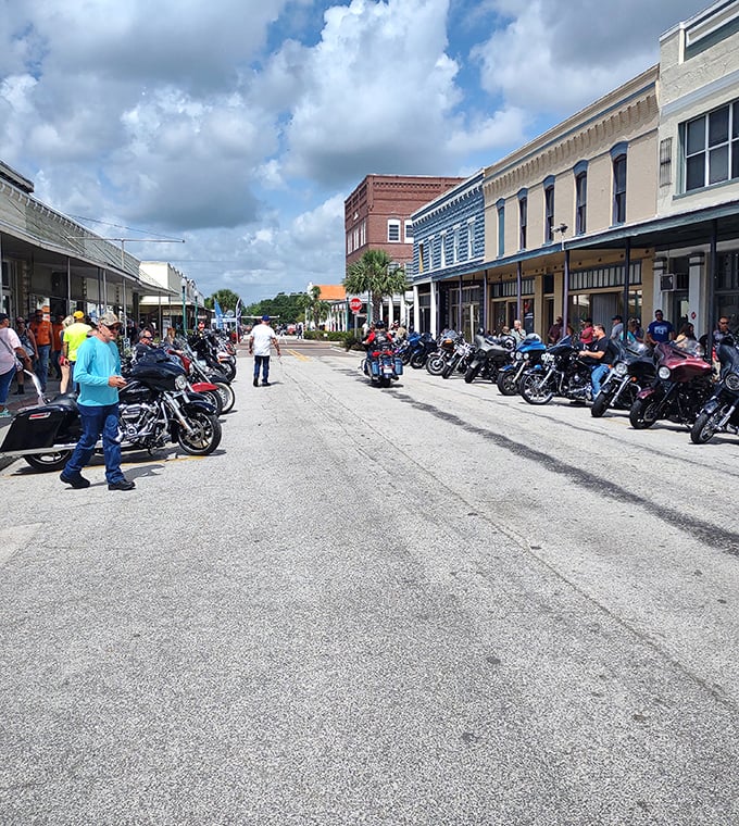 Downtown Arcadia offers a perfect blend of vintage Florida architecture and small-town bustle &ndash; antique shopping paradise!