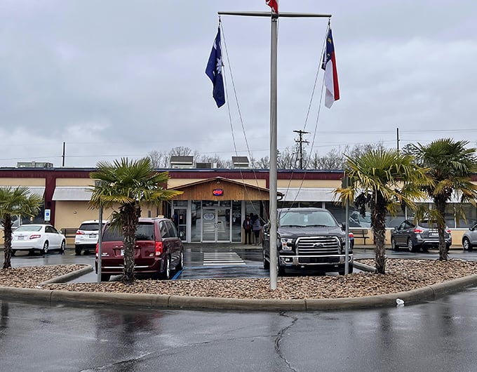 The sun sets on another day of seafood feasting at Captain Steve's. This unassuming building houses treasures from the sea that would make Neptune jealous.