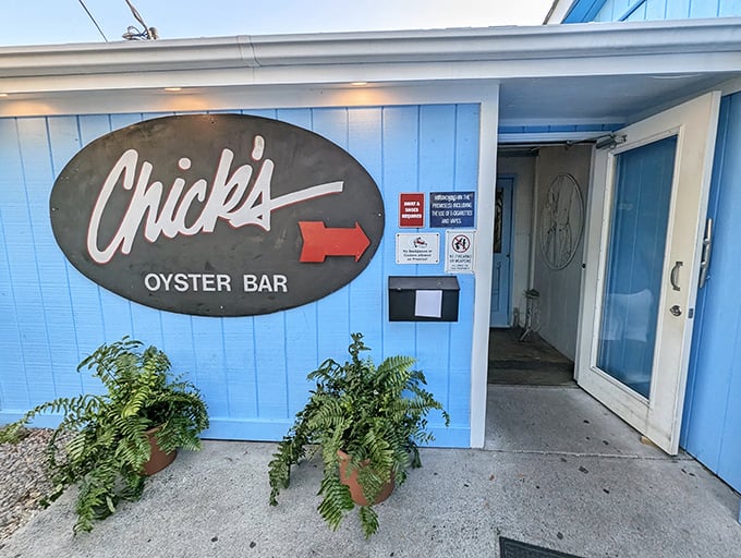 That classic oyster bar look tells you everything – this place has been shucking shells since way back when.