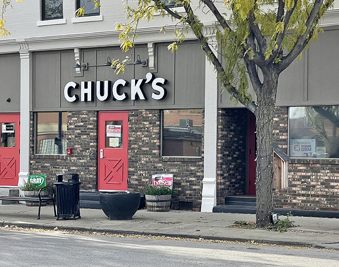 That "Oak Park" building sign above Chuck's has witnessed generations of Des Moines families discovering what real Italian tastes like.