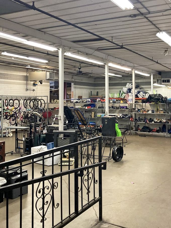 This warehouse-style space proves that thrift shopping doesn't have to mean digging through messy piles. 