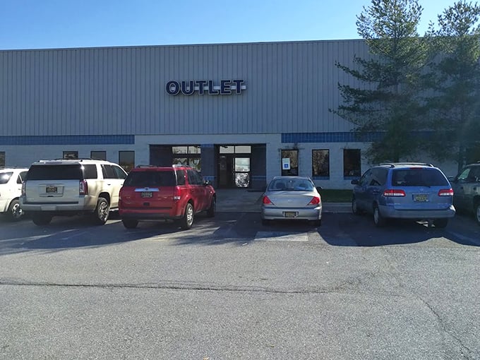 Look at those cars circling &ndash; the Outlet draws serious bargain hunters like moths to a very affordable flame.