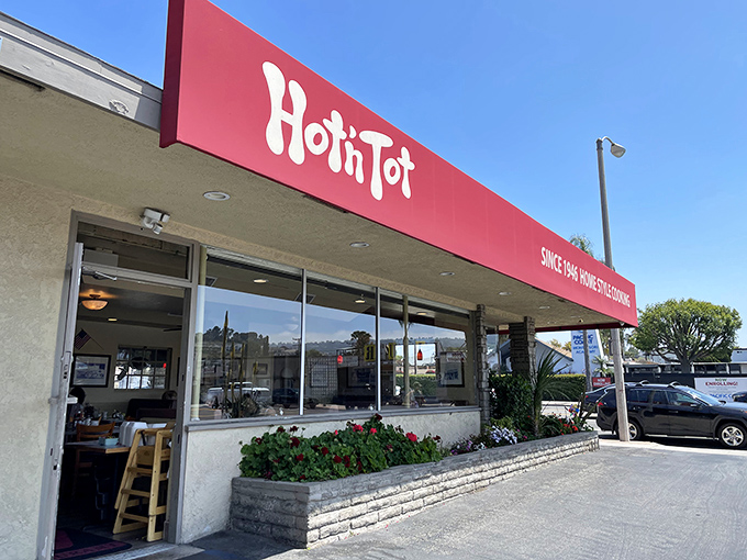 Hot N Tot: "Since 1946" isn't just a slogan&mdash;it's a testament to how many Lomita mornings have been saved by their perfectly crispy hash browns.