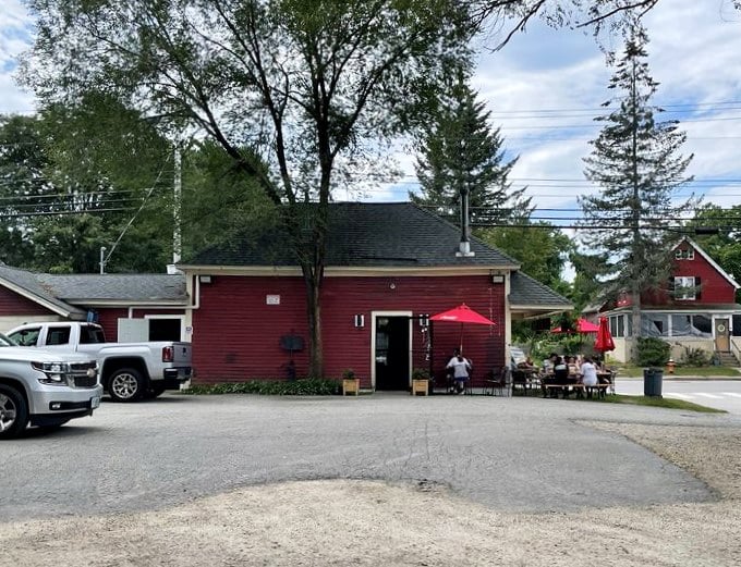 That classic red building houses sandwich artistry that would make even the pickiest New Englander nod in approval.