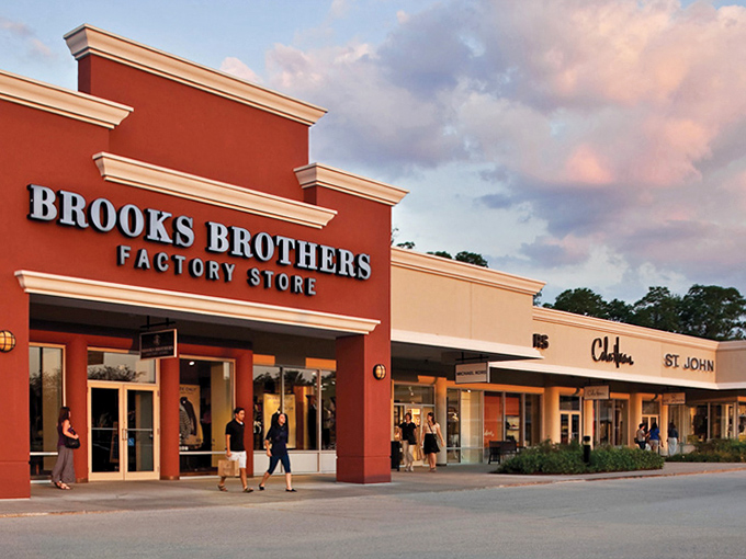 Pleasant Prairie Premium Outlets: Brooks Brothers storefront at sunset&mdash;where East Coast preppy meets Midwest sensible pricing in perfect harmony.