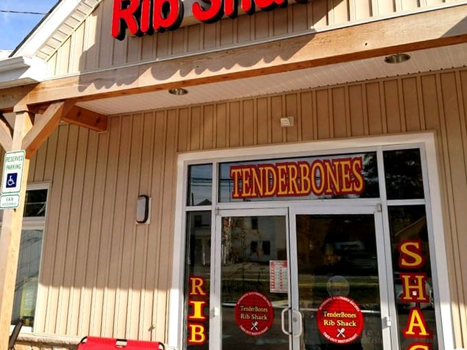 Classic barbecue joint vibes where the focus stays on what matters: perfectly smoked meat, not flashy d&eacute;cor.