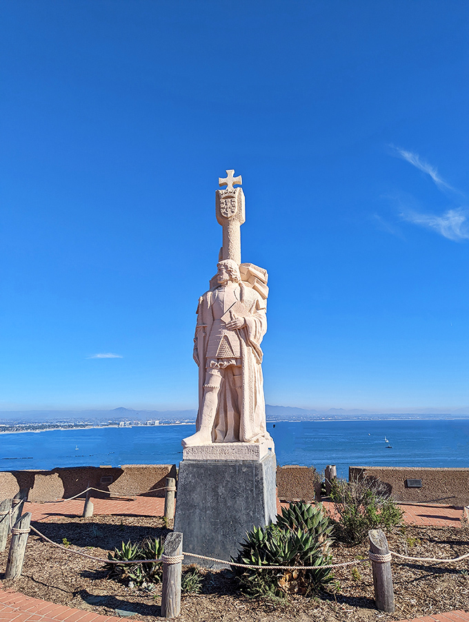Juan Rodr&iacute;guez Cabrillo stands watch over the bay he discovered, probably thinking, "Real estate values here are going to be insane in 500 years."