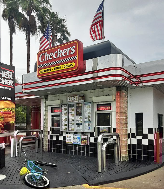 Even fast food feels nostalgic in Leesburg, where this retro-styled Checkers serves up burgers with a side of Americana under waving flags.
