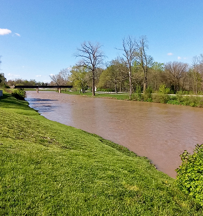 The White River curves gently through Muncie like nature's own lazy river ride. No inflatable tube required&mdash;just bring your appreciation for tranquility.