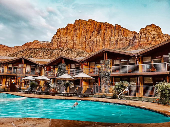 That swimming pool with a red rock backdrop basically makes every other hotel pool look like a bathtub.