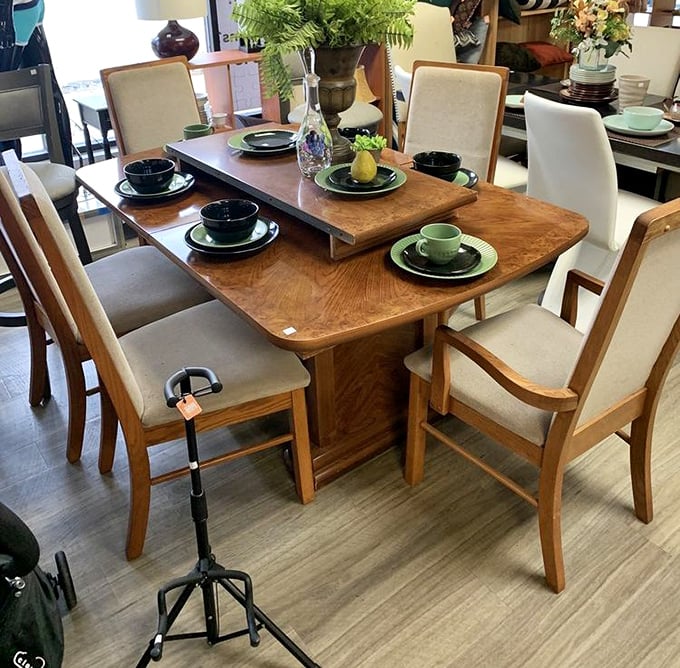 Dinner party dreams come true! This mid-century dining set awaits someone who appreciates that vintage doesn't mean outdated.