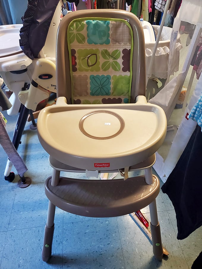 This Fisher-Price high chair has probably witnessed more first birthday cake smashes than a professional photographer. Ready for its next tiny diner!