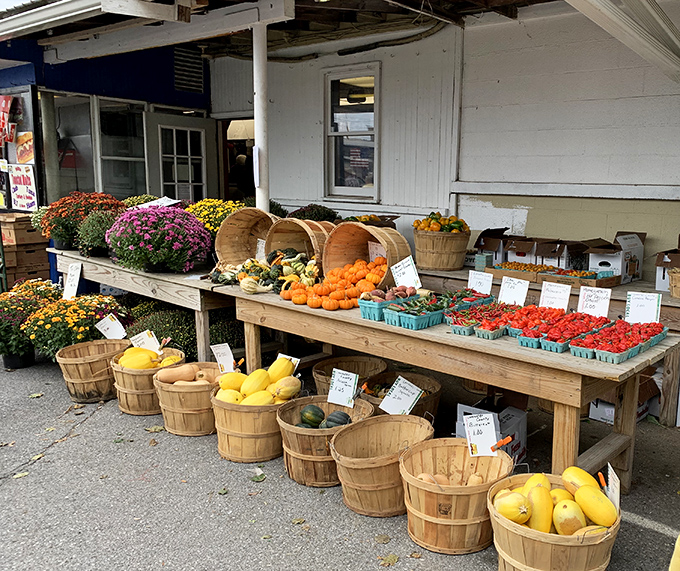 Outdoor vendors display autumn's greatest hits&mdash;squash, gourds, and mums that would make Martha Stewart jealous.