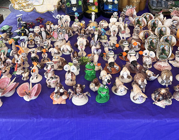 A menagerie of miniature creatures awaits adoption. These whimsical figurines prove that sometimes the smallest treasures bring the biggest smiles.