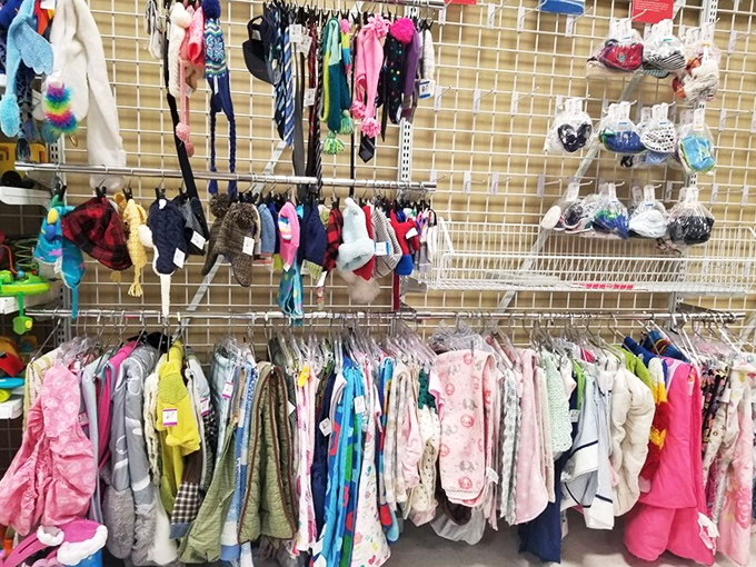 Baby clothes paradise! Parents know the secret: why pay full price for items that will be outgrown faster than you can say "growth spurt"?