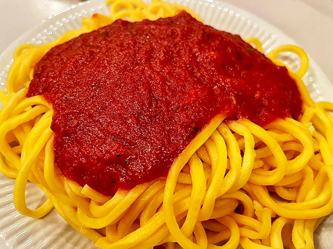 Spaghetti that doesn't just sit there looking pretty—it practically begs you to twirl it around your fork and experience sauce nirvana.