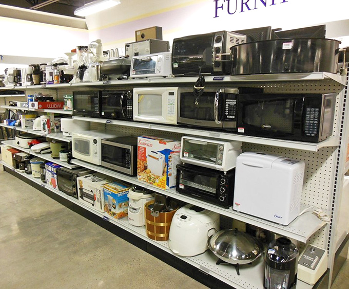Kitchen appliance heaven! One person's abandoned bread maker is another's pathway to becoming the next Great British Baking Show contestant.
