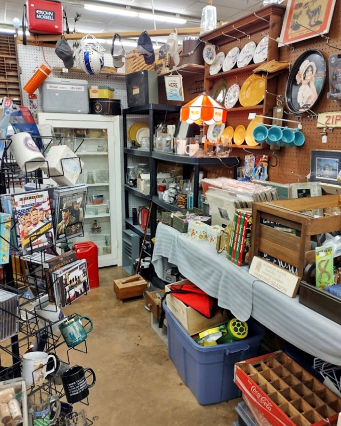 From wooden crates to colorful ceramics, this corner proves that organized chaos can be absolutely beautiful.