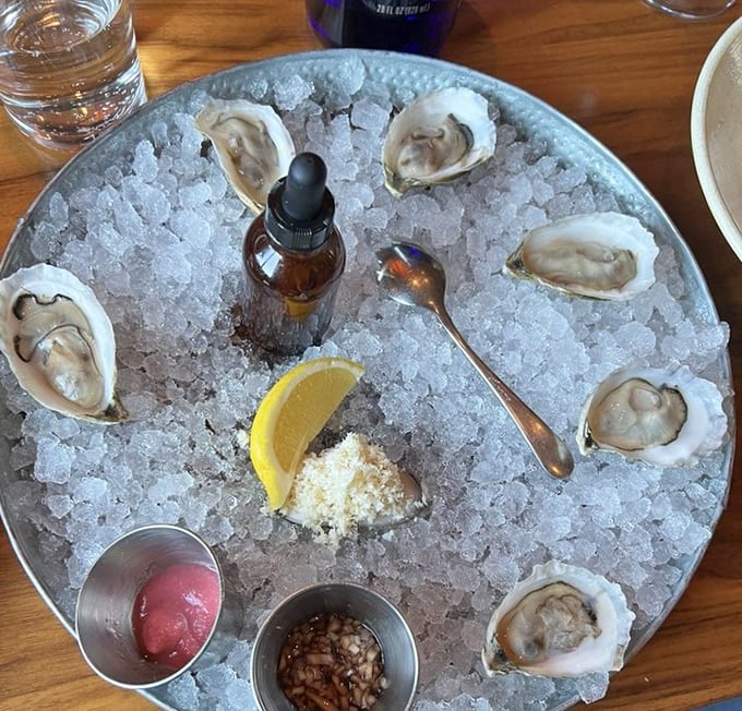 These glistening oysters, served on a bed of ice with all the fixings, make you forget you're hundreds of miles from the ocean.