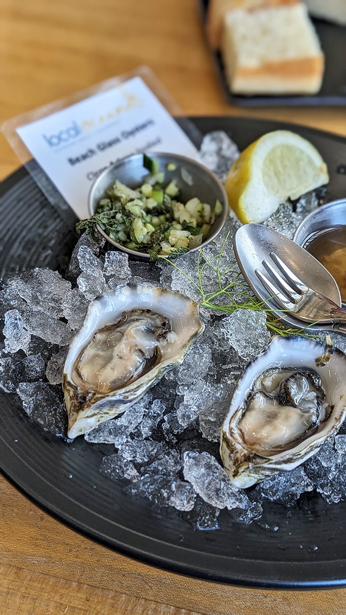 Starting the meal with these chilled beauties. Such a refreshing taste of the ocean! An absolute coastal classic.