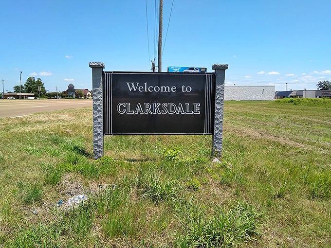 Clarksdale's welcome sign doesn't need fancy graphics or slogans – in the birthplace of the blues, simplicity speaks volumes.
