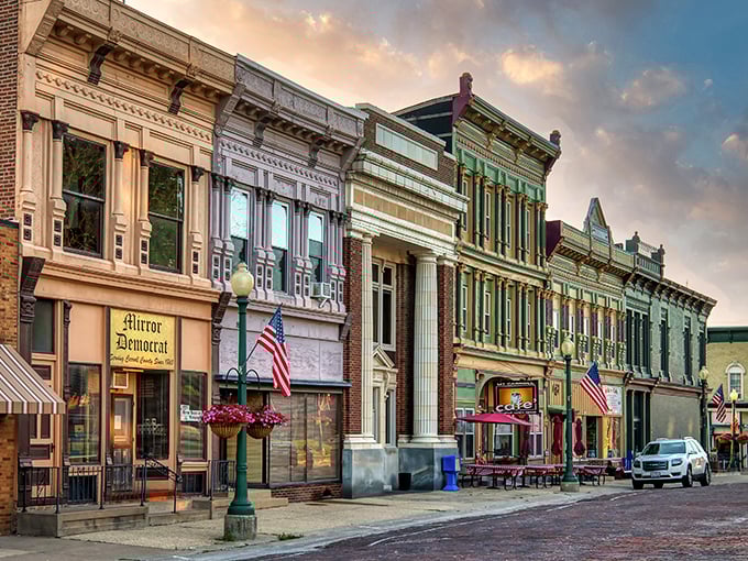 Caf&eacute; culture thrives on the courthouse square, where hanging flower baskets add splashes of color to the historic streetscape.
