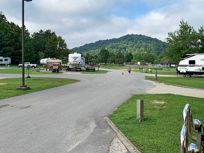 RV heaven with a mountain backdrop. This spacious campground offers what city dwellers dream about: actual breathing room between neighbors.