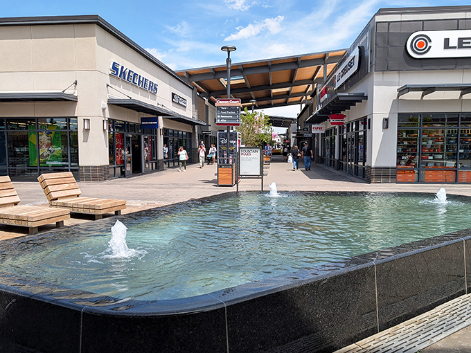 Not just a pretty face, this fountain offers shoppers a moment of zen between credit card swipes and bag juggling marathons.