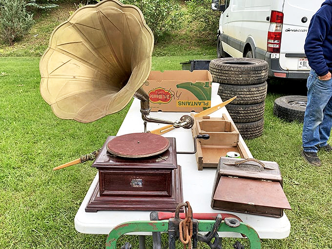 The soundtrack of yesteryear awaits a new home. This phonograph once filled someone's parlor with Sinatra or Glenn Miller&mdash;now it's ready for its second act.
